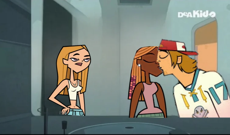 Julia saw Nichelle and Wayne kiss | Fandom