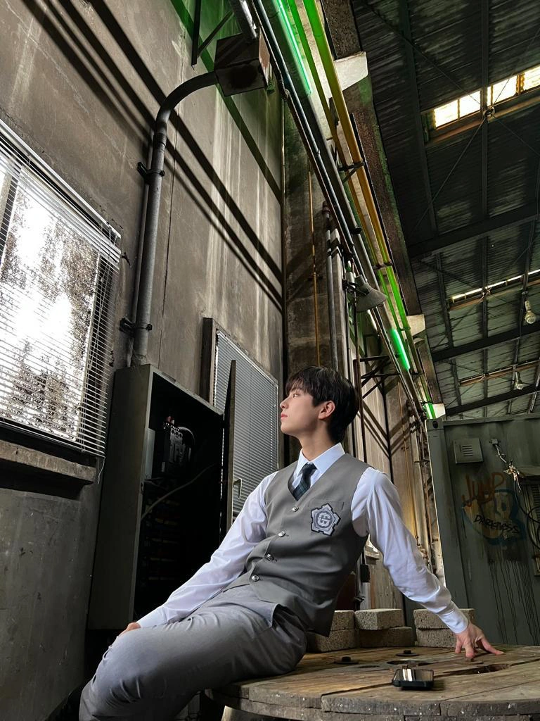 Day 643 of posting a pic of the members of &Team because they debuted!!