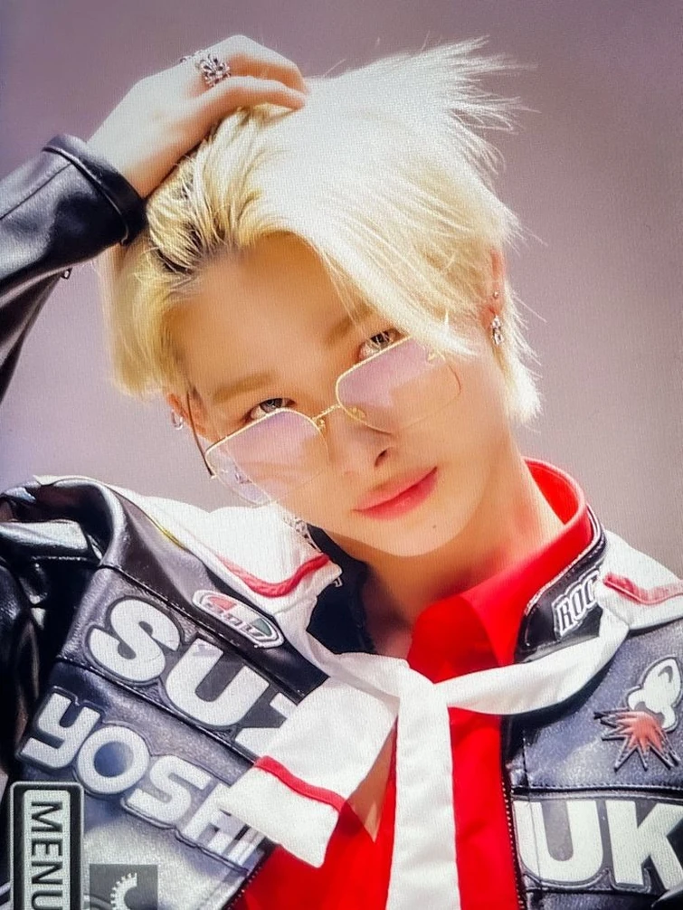 Crossing Paths With a CEO: An International Love Story Niki Enhypen FF ...