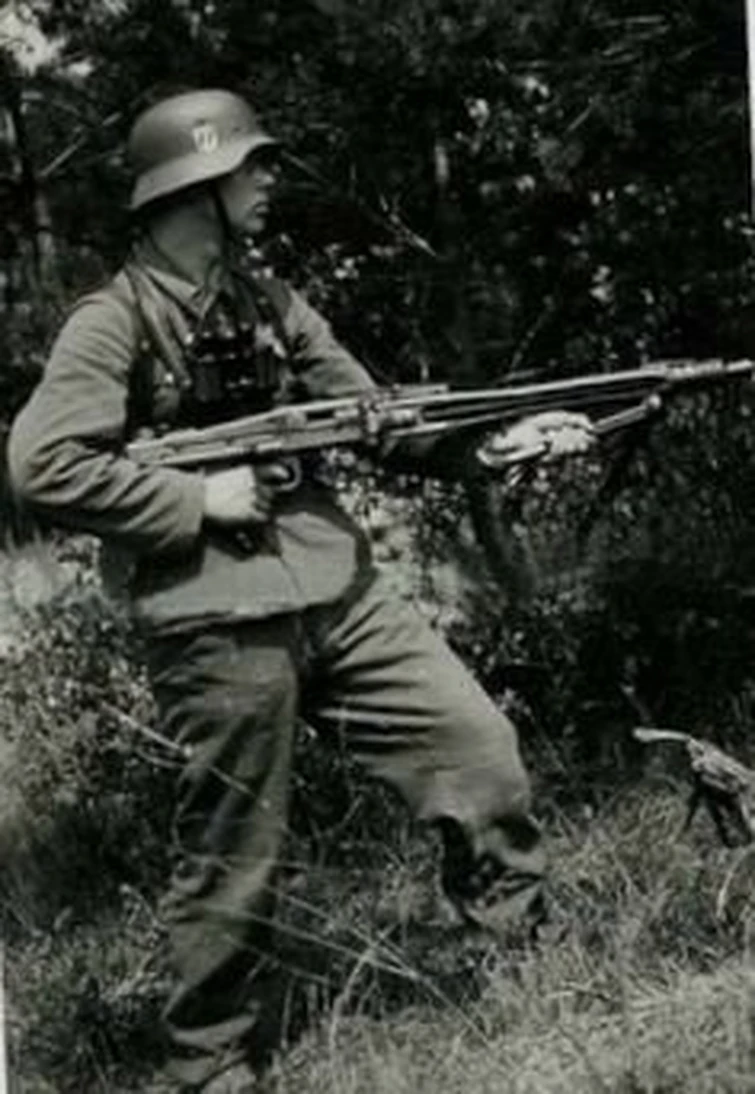 Deploy the MG-42's bipod? | Fandom