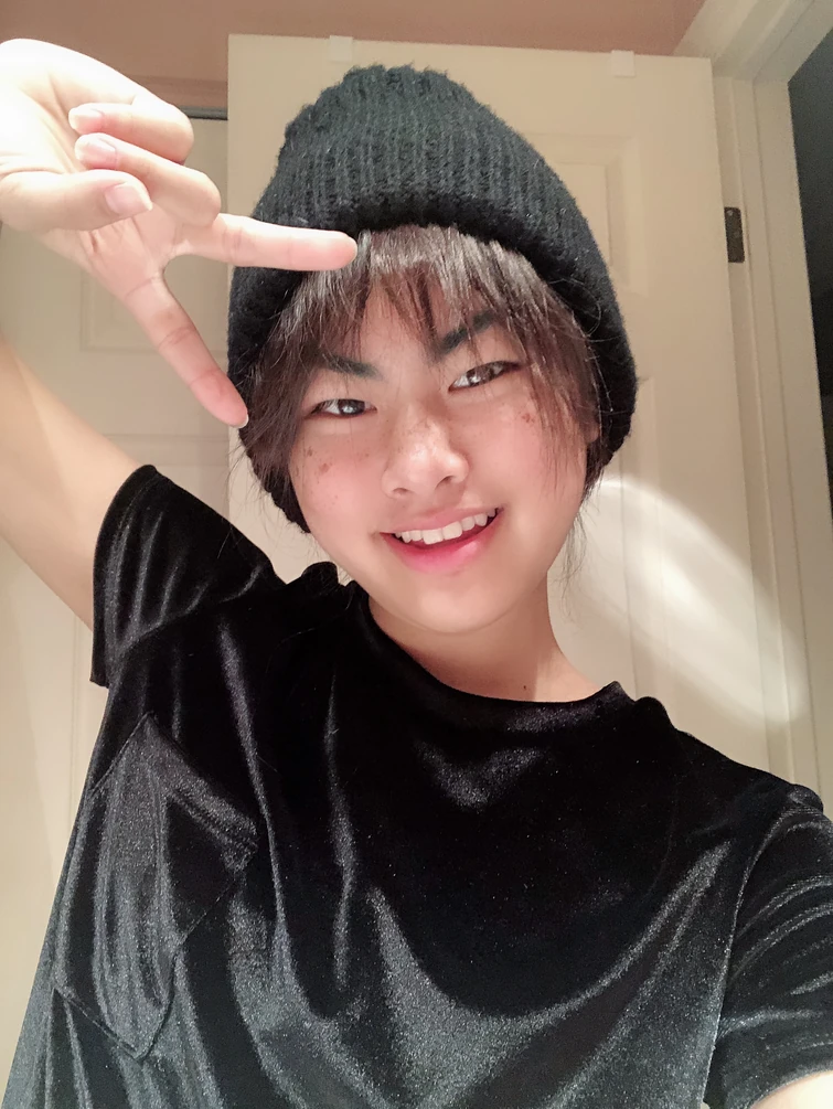 got so excited waiting for my Deku wig + contacts to arrive that I went ...