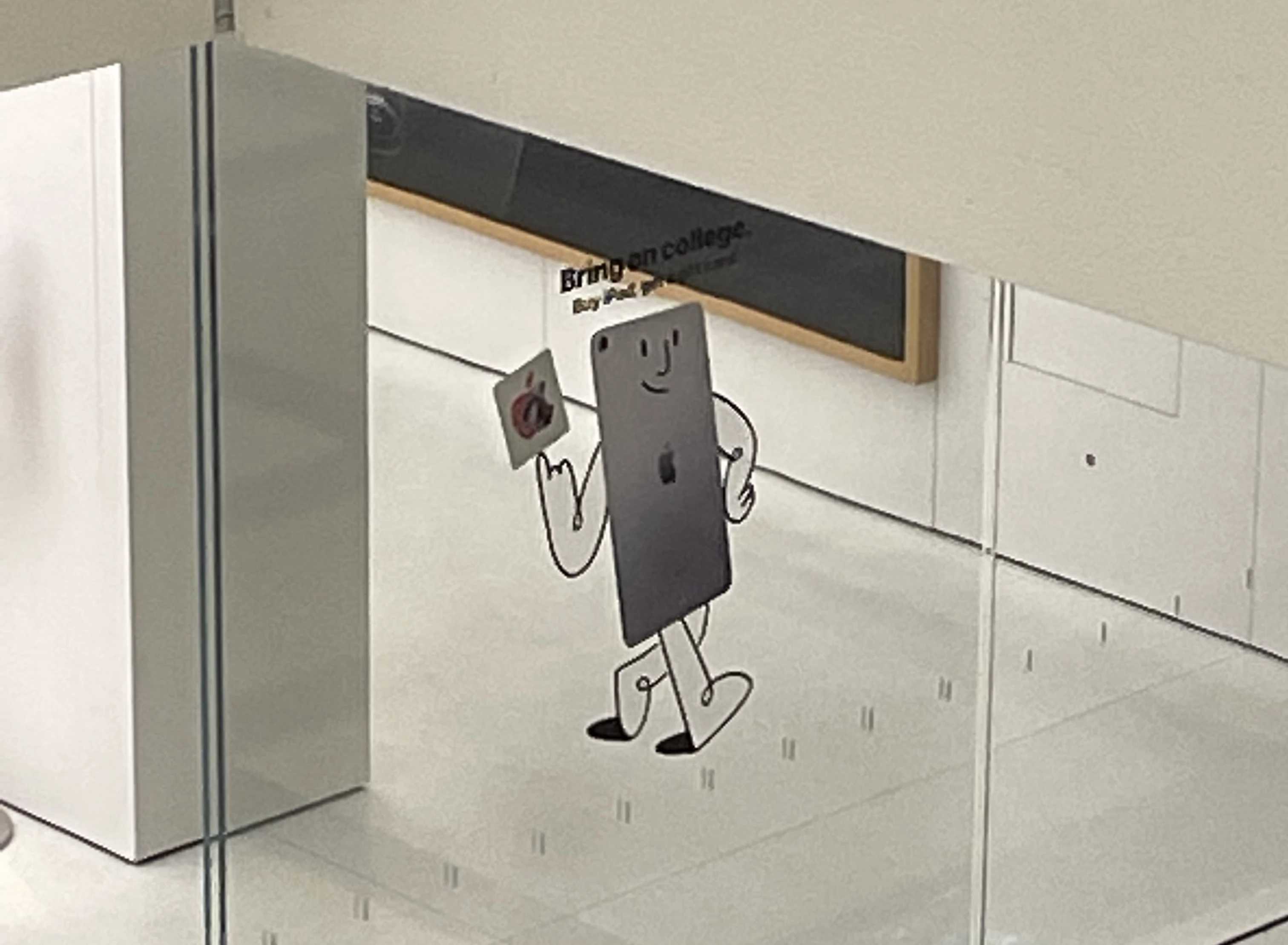 LOOK AT WHO I SAW AT THE MALL. | Fandom