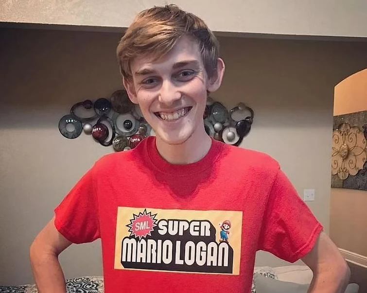 can someone help me find this full picture of logan | Fandom