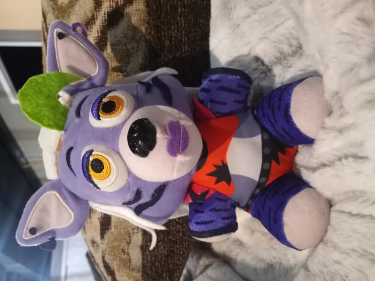 I decided to add more details to my Roxanne Wolf plush :) | Fandom