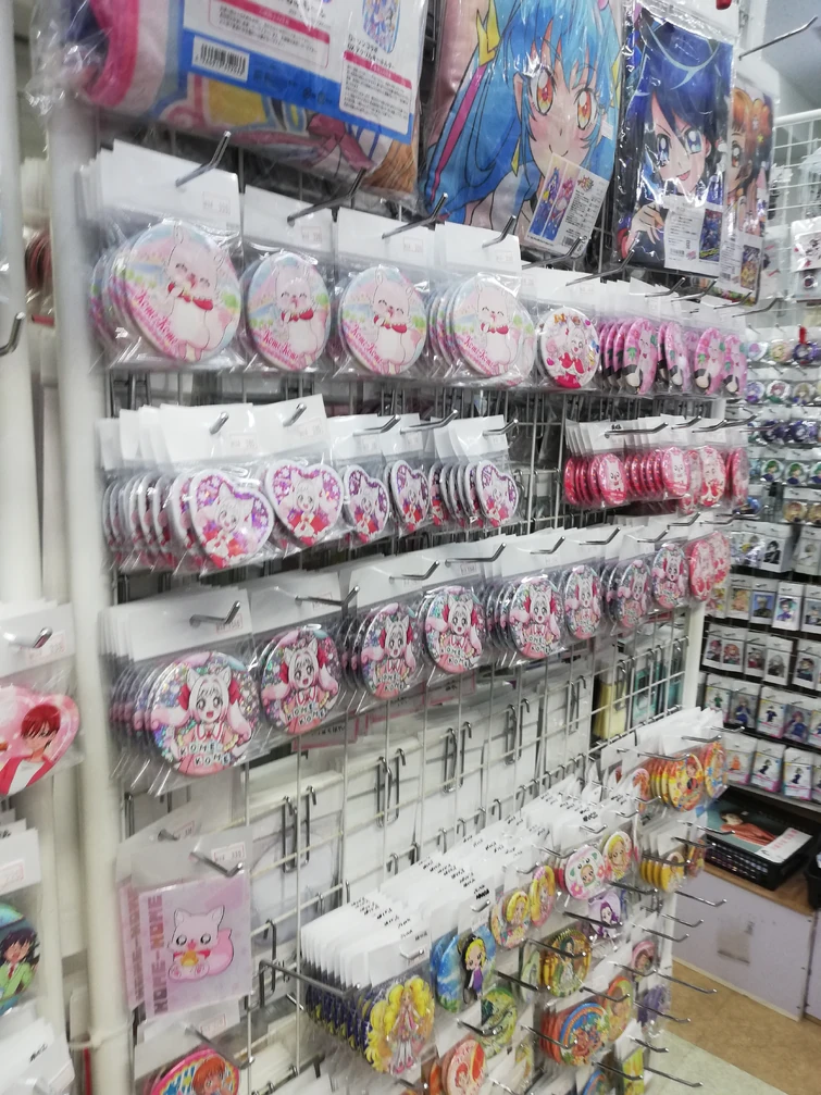 Let's see photos in store that sells many Precure goods＋Love live ...