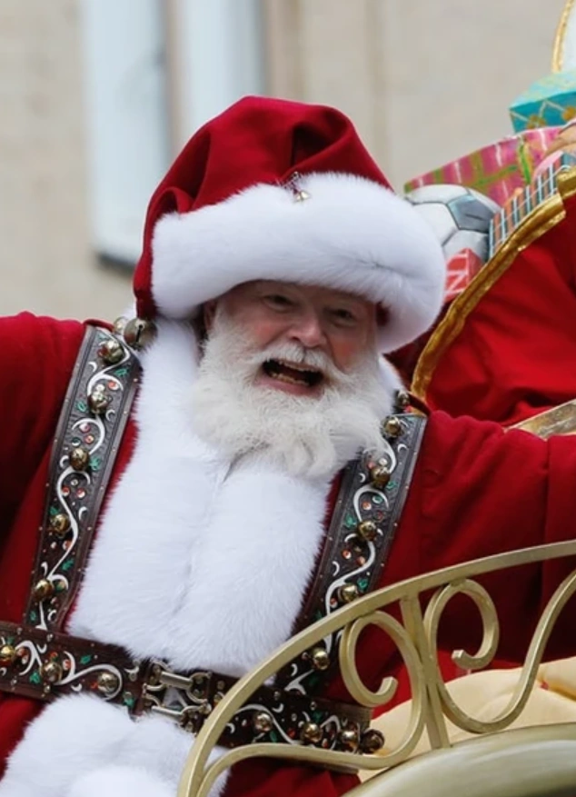 Who plays this Santa and how long has he been playing him and how old ...