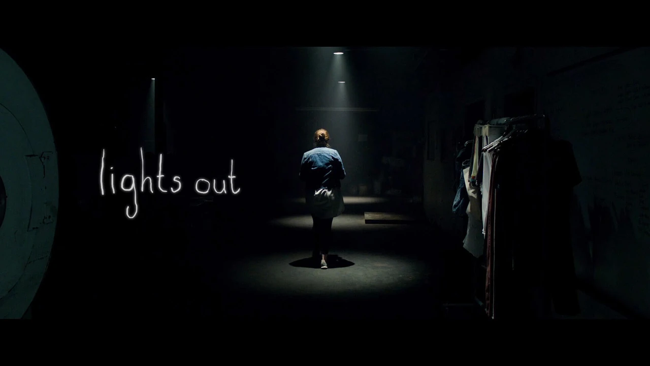 ‘Lights Out’ Unleashes a New Trailer | Fandom