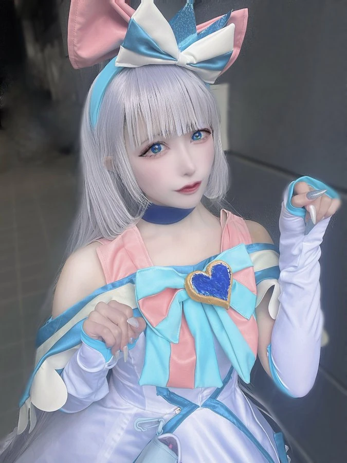 I found a photo of Cure Nyammy's cosplay by a Japanese female cosplayer ...