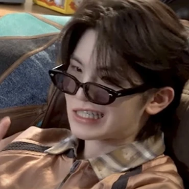 srry for quickposting..pfp? | Fandom