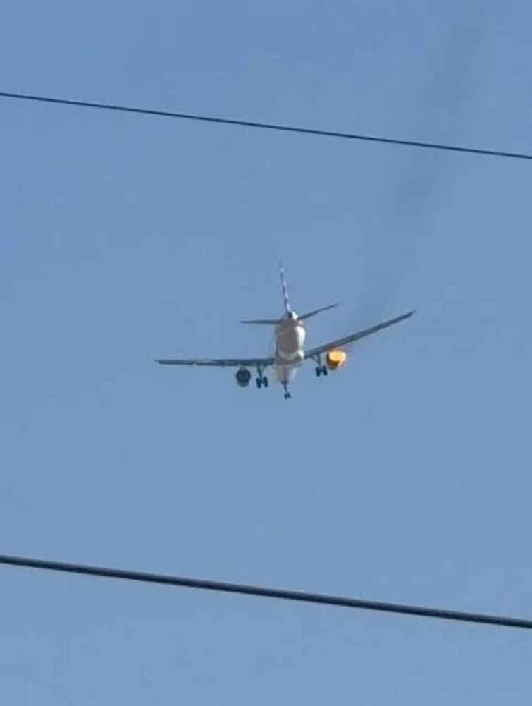 American Airlines engine fire | Fandom
