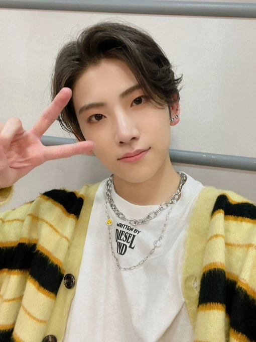 Day 552 of posting a pic of the members of &Team because they've debuted!!