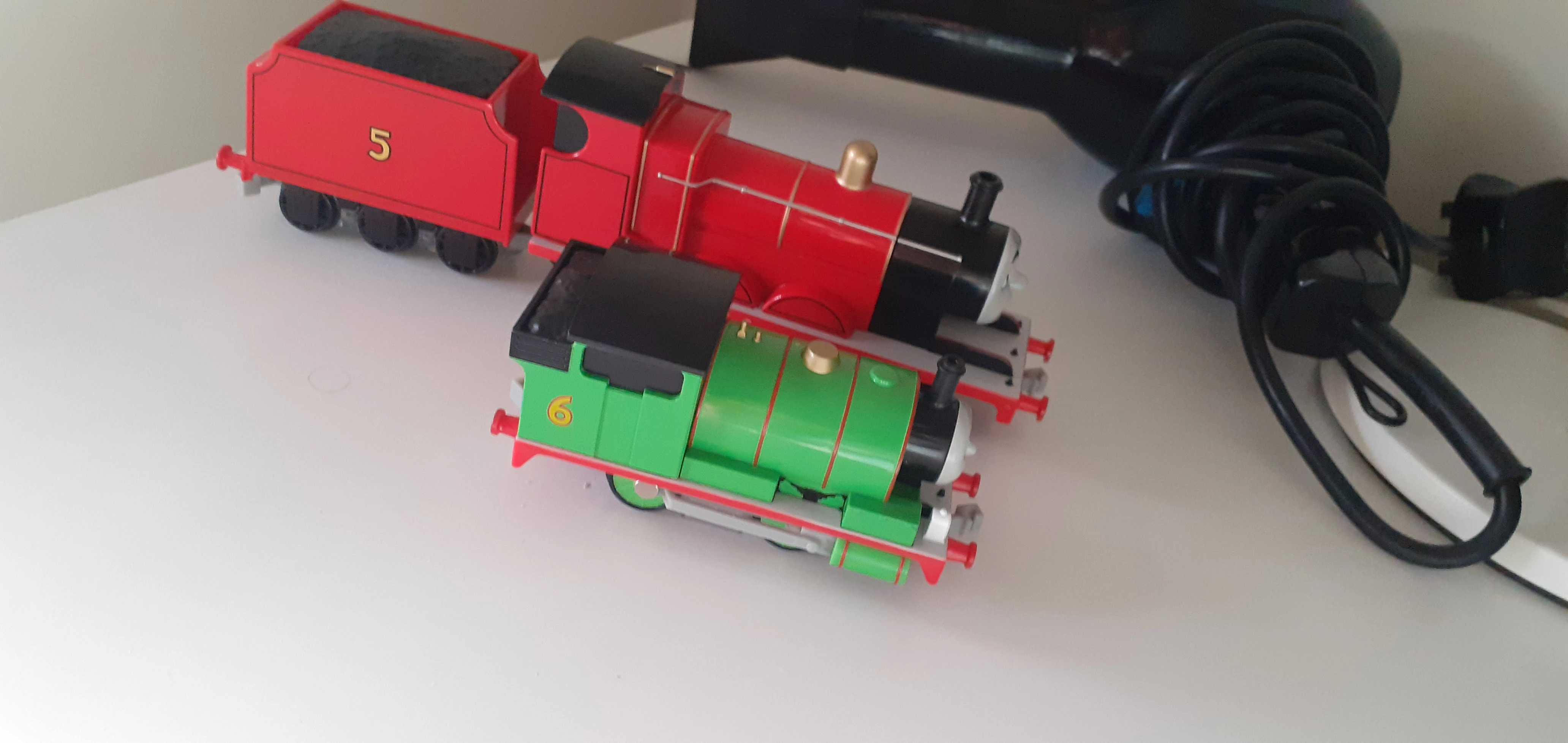 My diapet percy just arrived, here he is next to my james. (More pics ...