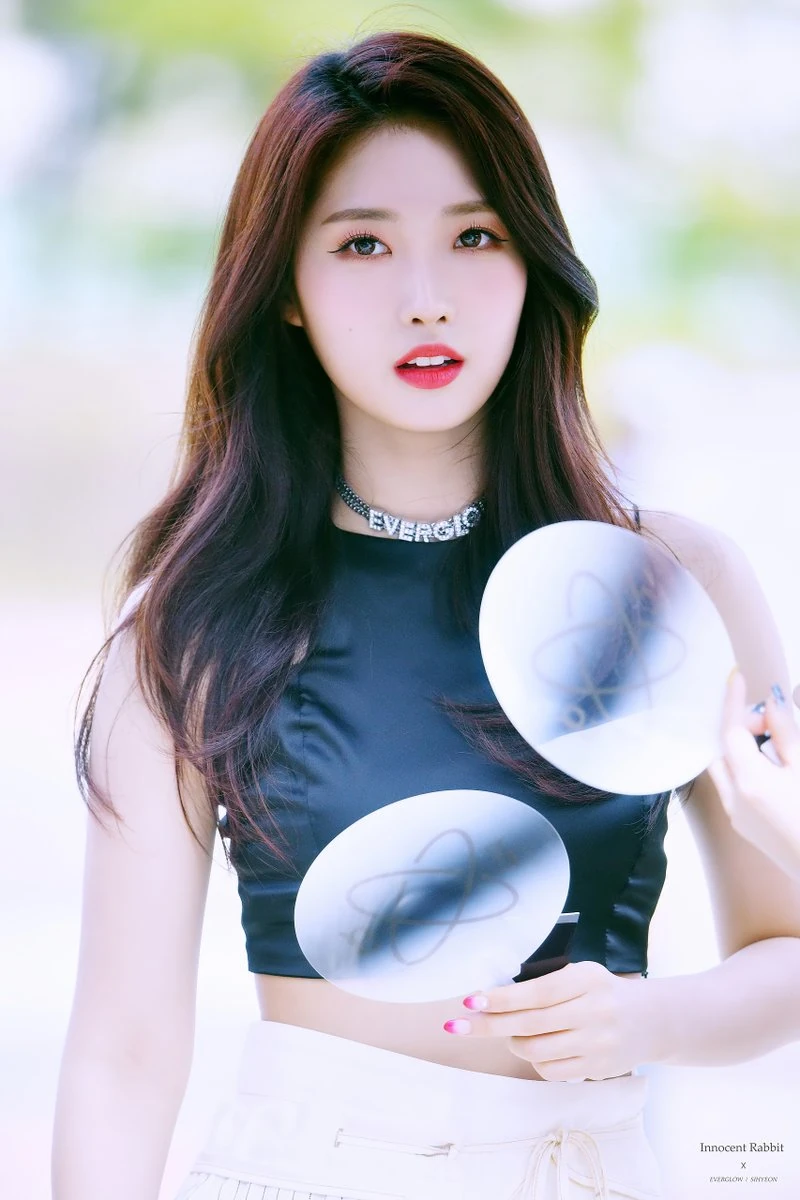 Kim Sihyeon | 48 & 46 Group Fanmade Wiki | Fandom