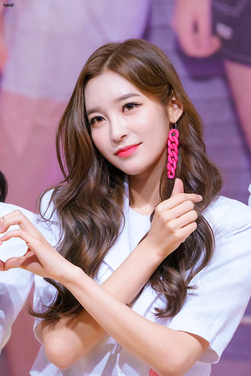 Myeong Hyeongseo | 48 & 46 Group Fanmade Wiki | Fandom