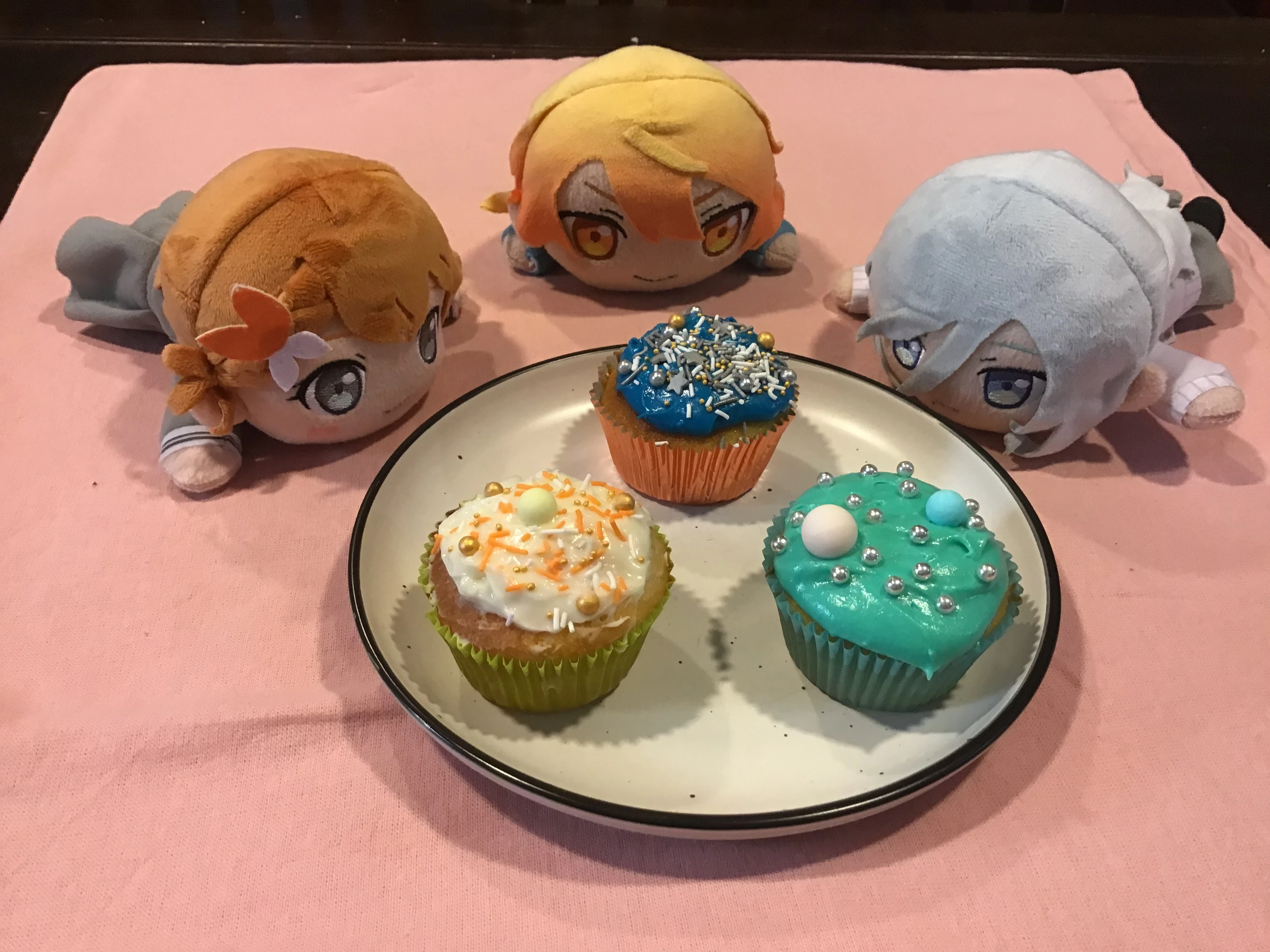 We made cupcakes for our nesos! | Fandom