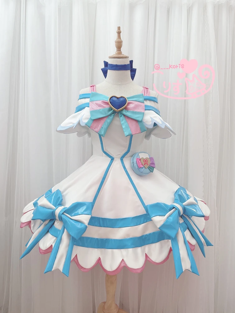 I'd like to introduce you to a Japanese cosplayer's amazing Cure Nyammy ...