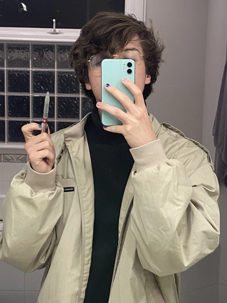 omg Karl posted for his subtwt's selfie day | Fandom