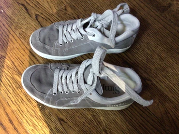 are these old crusty grandma shoes? :0 | Fandom