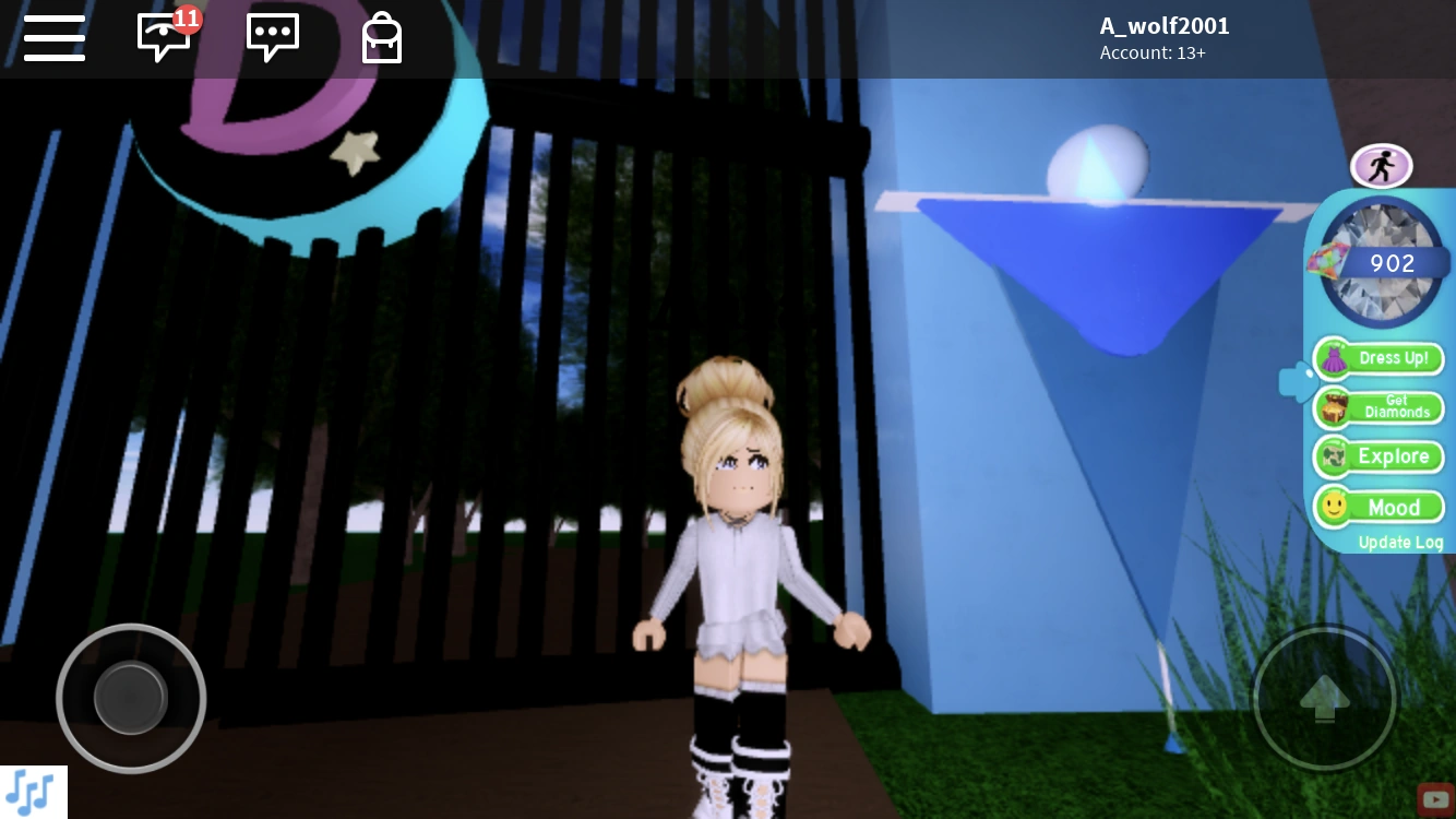 Yayuuuu! I recreated my fave Oc in Royale High! (Original picture in ...