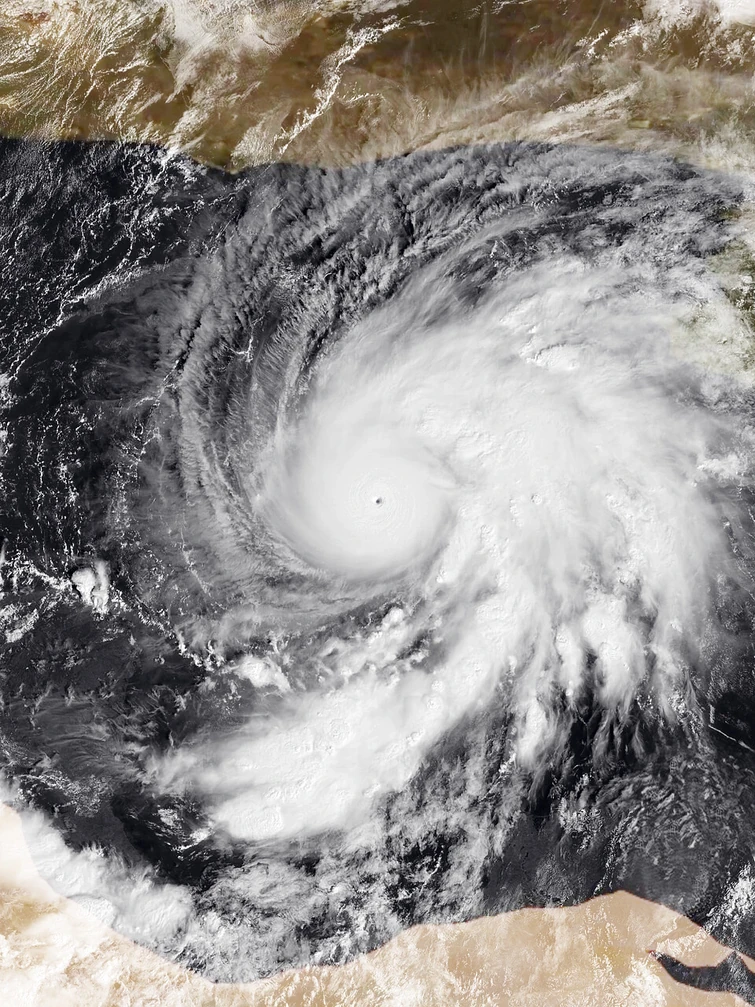 Youricane - November 19, 2025 - Kalen barely misses, Erick a cyclone ...