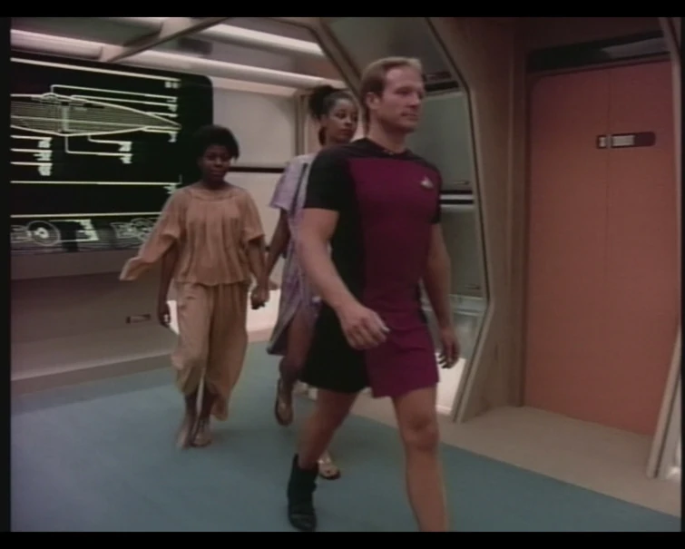 TNG's "skirt" uniform aka skant | Fandom