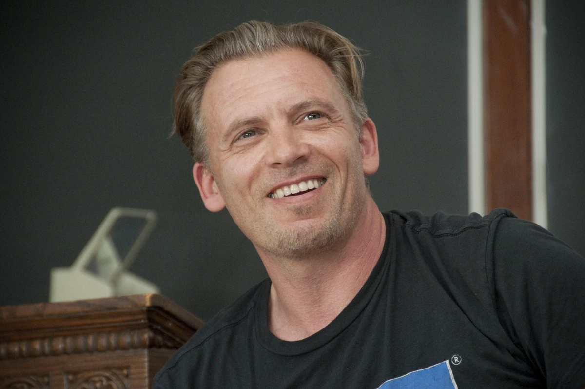 Ray Steele | 50TwarzyGreya Wiki | Fandom