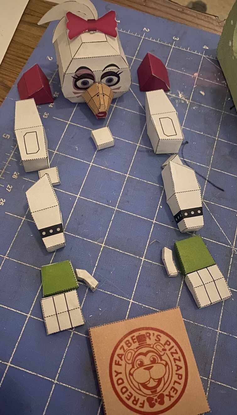 Reply for updates on glam Chica papercraft | Fandom