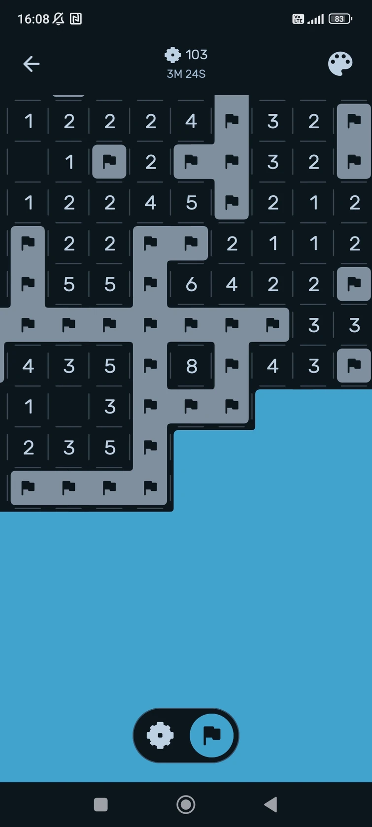 First time getting an 8 in minesweeper then i get lucky enough to complete extreme mode with it ...