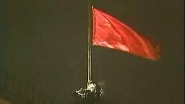 Soviet Flag being hoisted after a previous one got sun bleached, 1991 ...