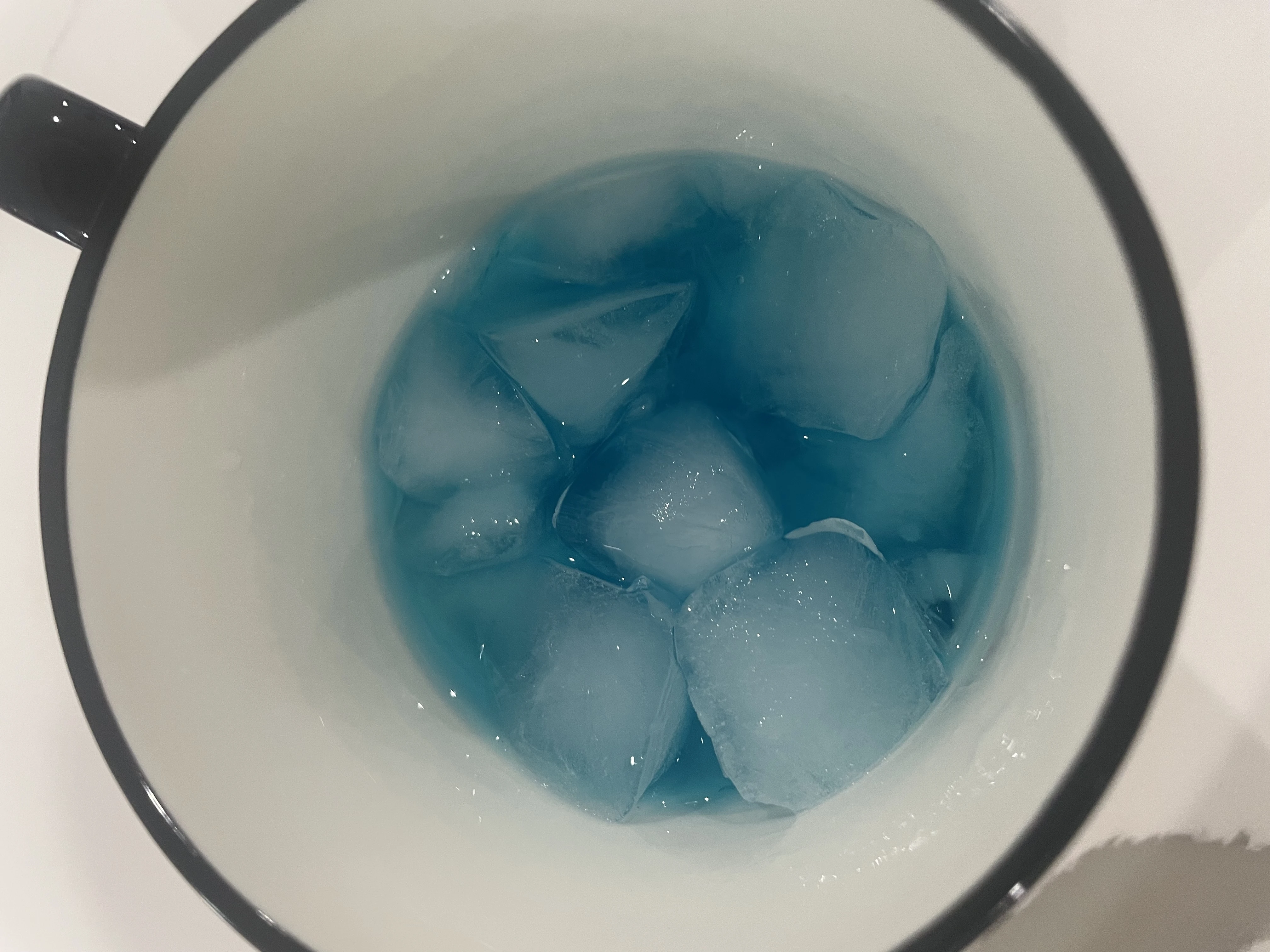 This drink looks unnaturally blue to me 😭 | Fandom