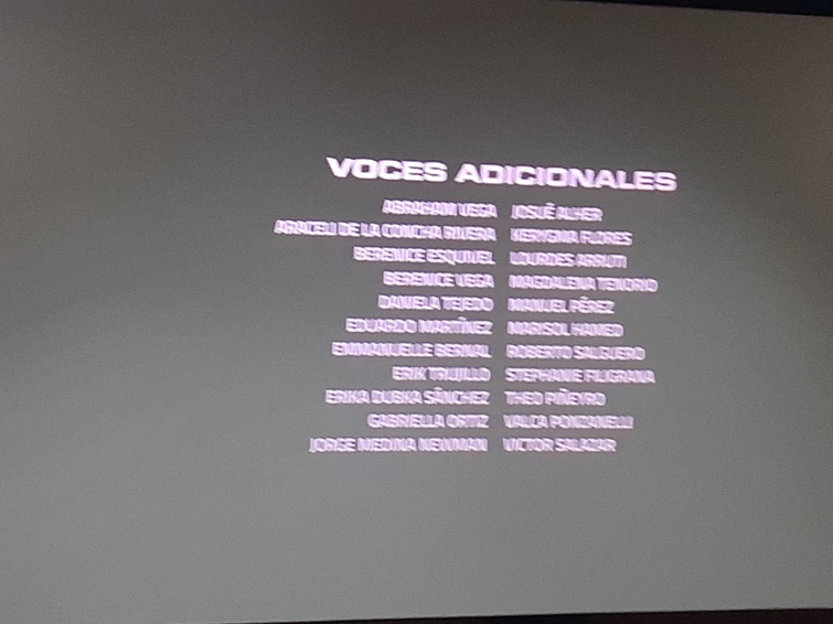 ¿Alguién podra ayudar a poner los creditos del cine de la pelicula ...
