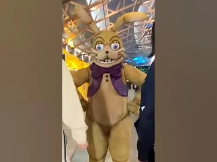 I now have a bit more hope for my own Glitchtrap costume after seeing ...
