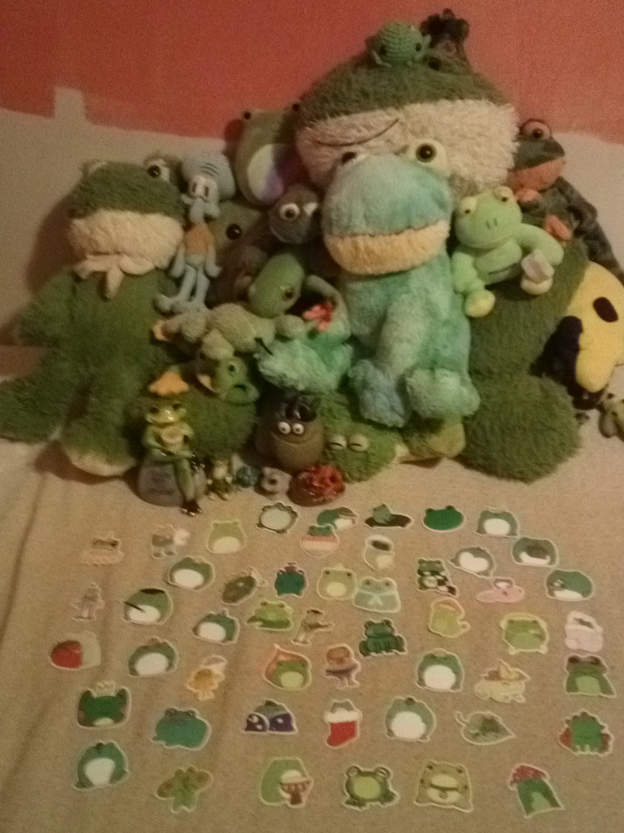 I kinda wanna make character drawings for each member of the Frog ...