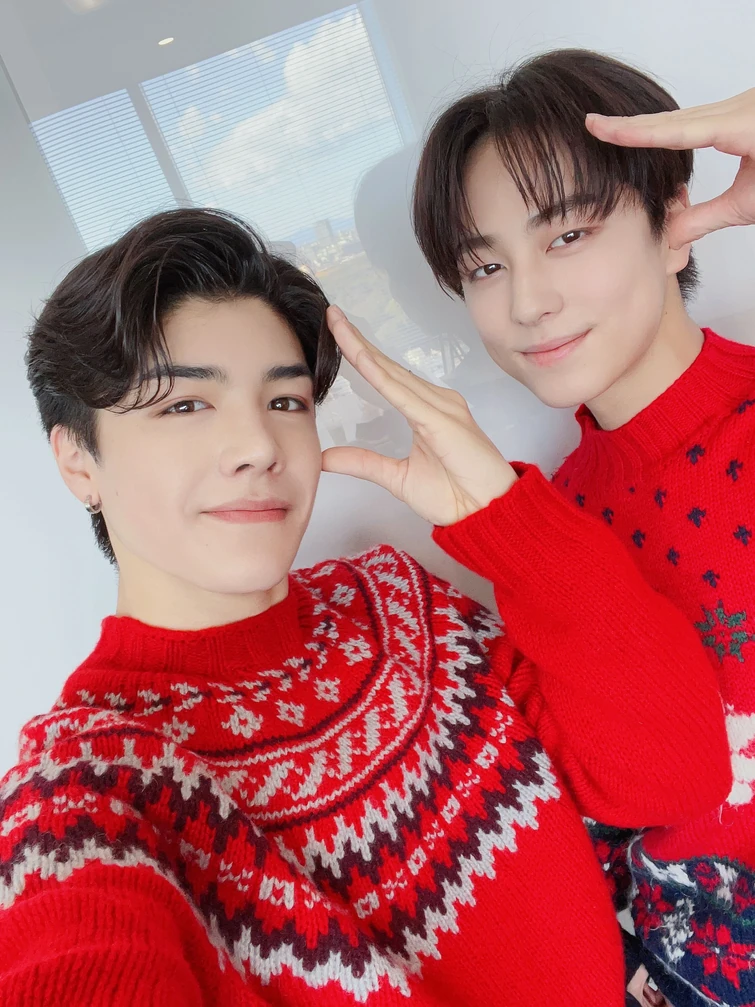 Day 514 of posting a pic of the members of &Team because they've debuted!!