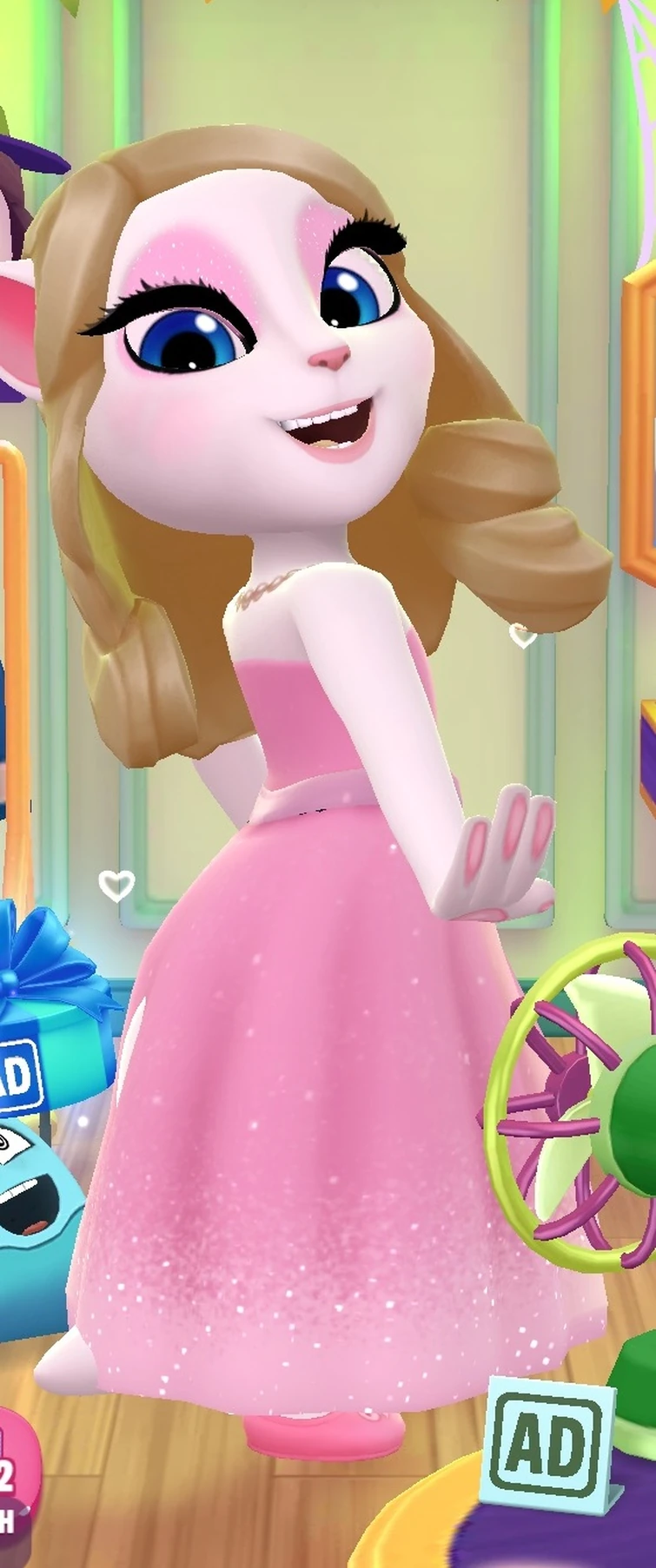 When i used to play My Talking Angela 2 i dressed her up like Lola👸🏼🎀 ...