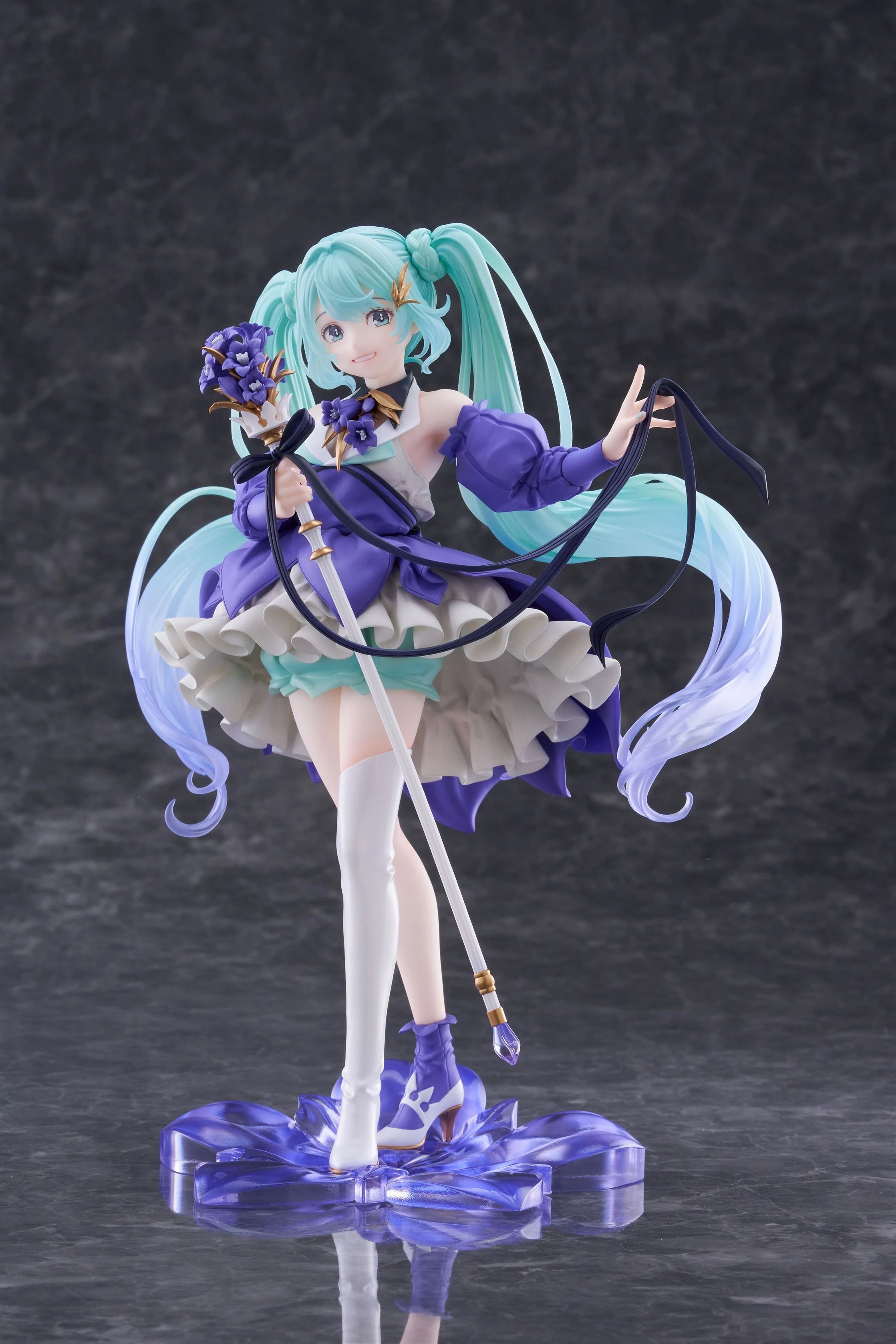 I GOT MY FIRST MIKU FIGURE TODAY!!!!!! | Fandom