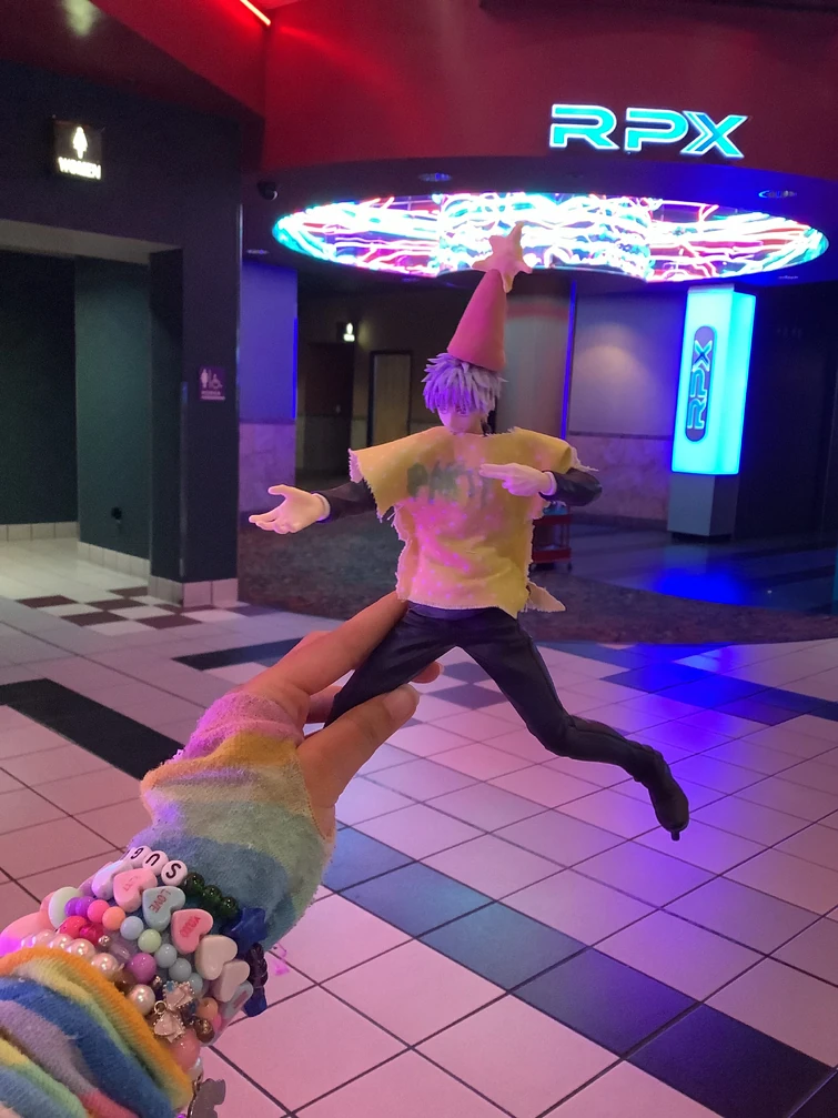 I WENT TO SEE THE MOVIE + Gojo birthday photos | Fandom