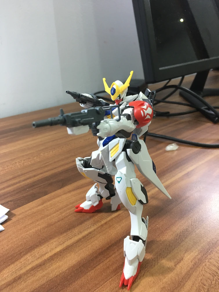 Trying to do a dual wielding gun poses. What do you think ? | Fandom