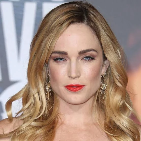 It's Caity Lotz 👏👏Birthday🎂🎂Today Everyone! 🎈🎈🎉🎉🥂 Happy Birthday to Her ...