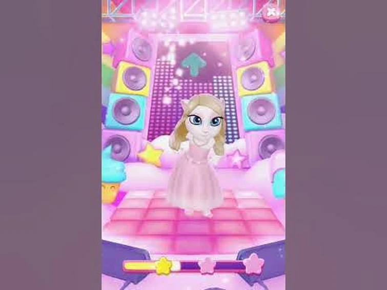 When i used to play My Talking Angela 2 i dressed her up like Lola👸🏼🎀 ...