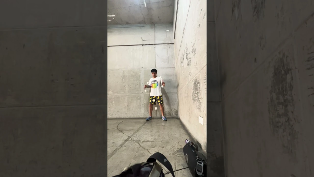 New world Record 6 balls active bouncing 35:18 min Oscar carrillo | Fandom