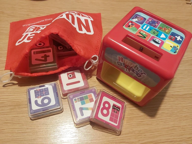 Does anyone know which toy this is? I can't find it on any of the ...