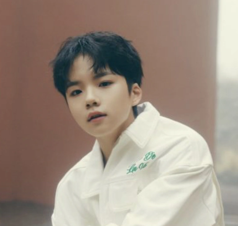 The first male idols born in 2008 just debuted. | Fandom