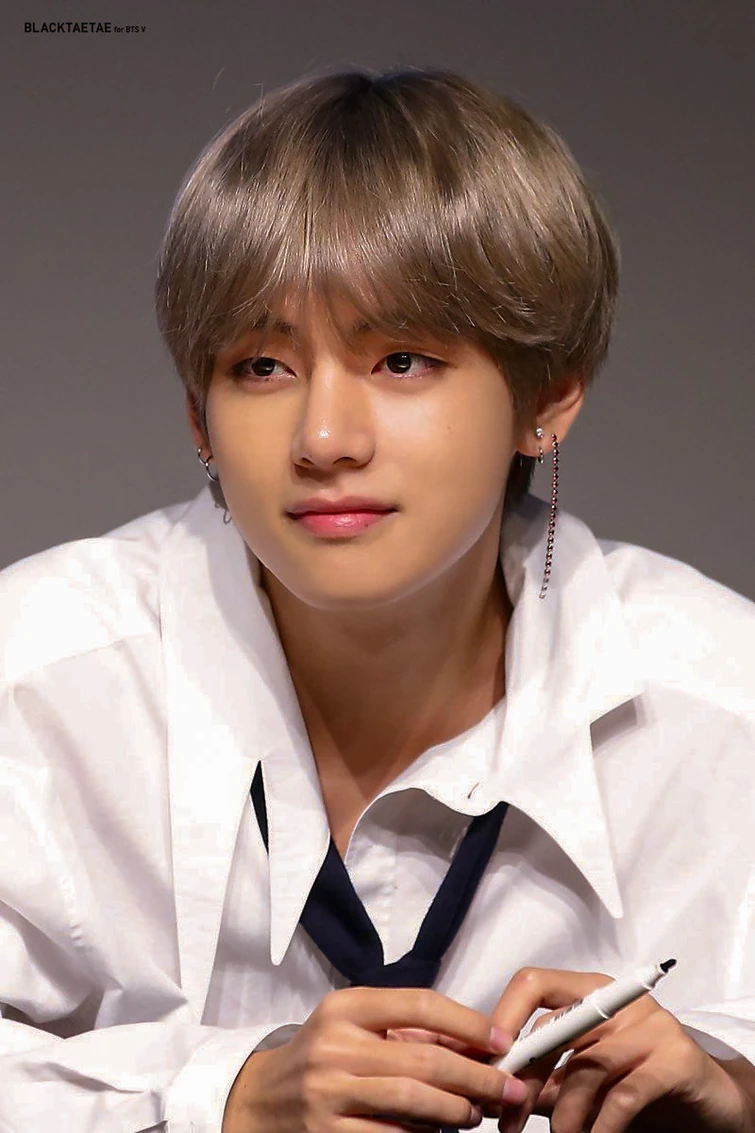 Taehyung's tan skin 💜💜 | Fandom