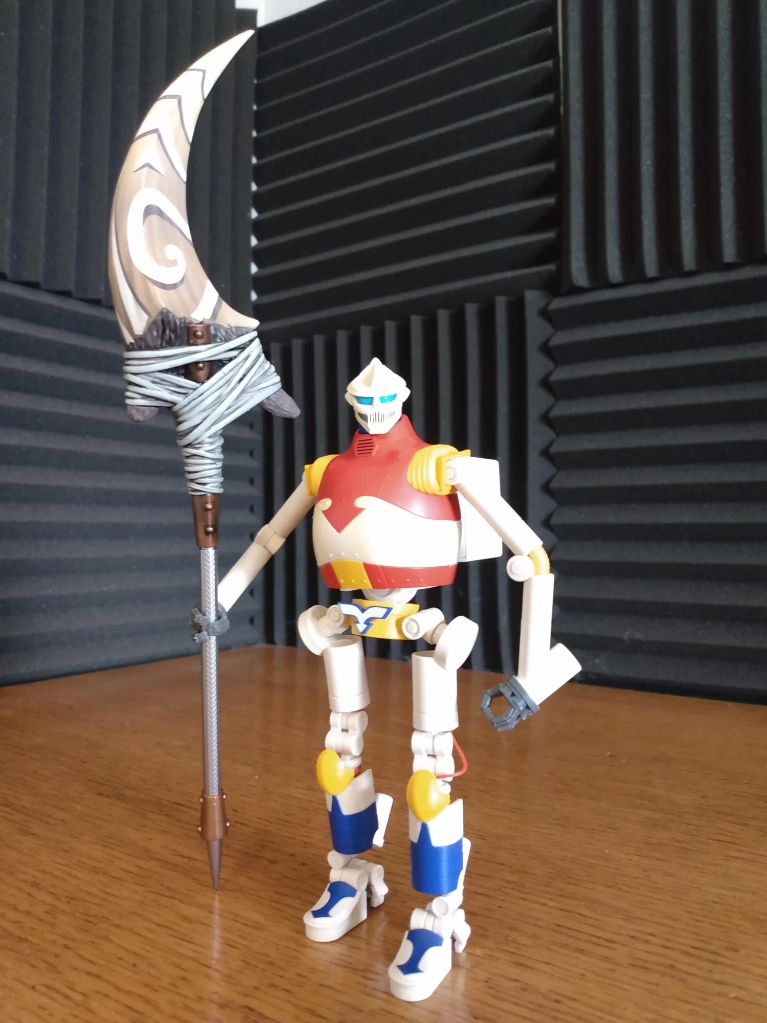 Just bought the S.H. Monsterarts Jet Jaguar, here are some pictures ...