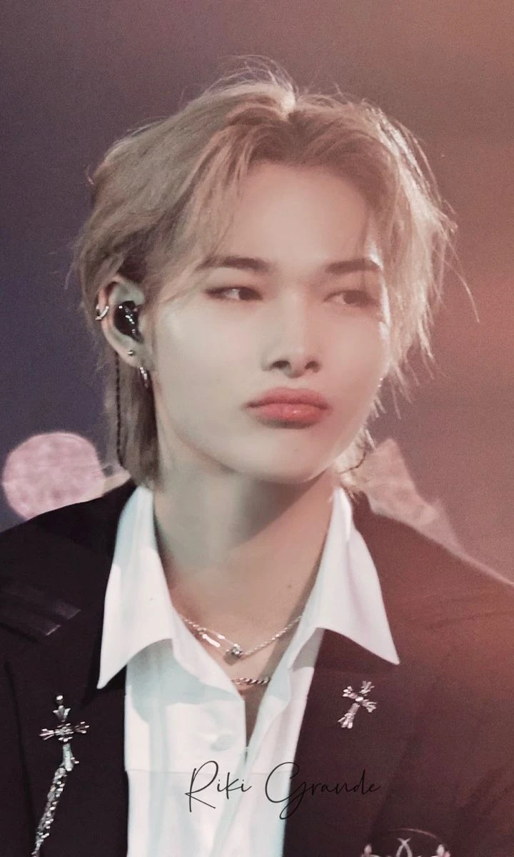 "Crossing Paths with a CEO:An International Love story " Niki Enhypen FF | Fandom