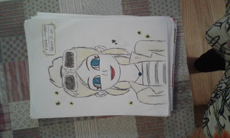 Chloè Drawing 🐝💛 | Fandom