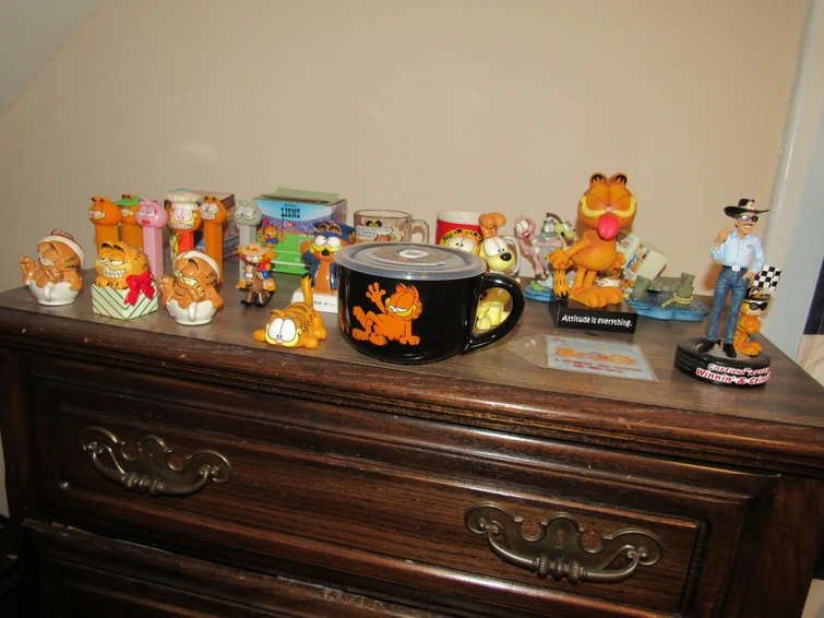 Here are some new photos of my Garfield collection to keep it up to ...