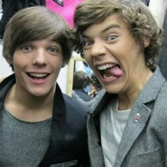 HAPPY LARRY DAY Y'ALL LARRIES!!!!!💚💙2️⃣8️⃣ | Fandom