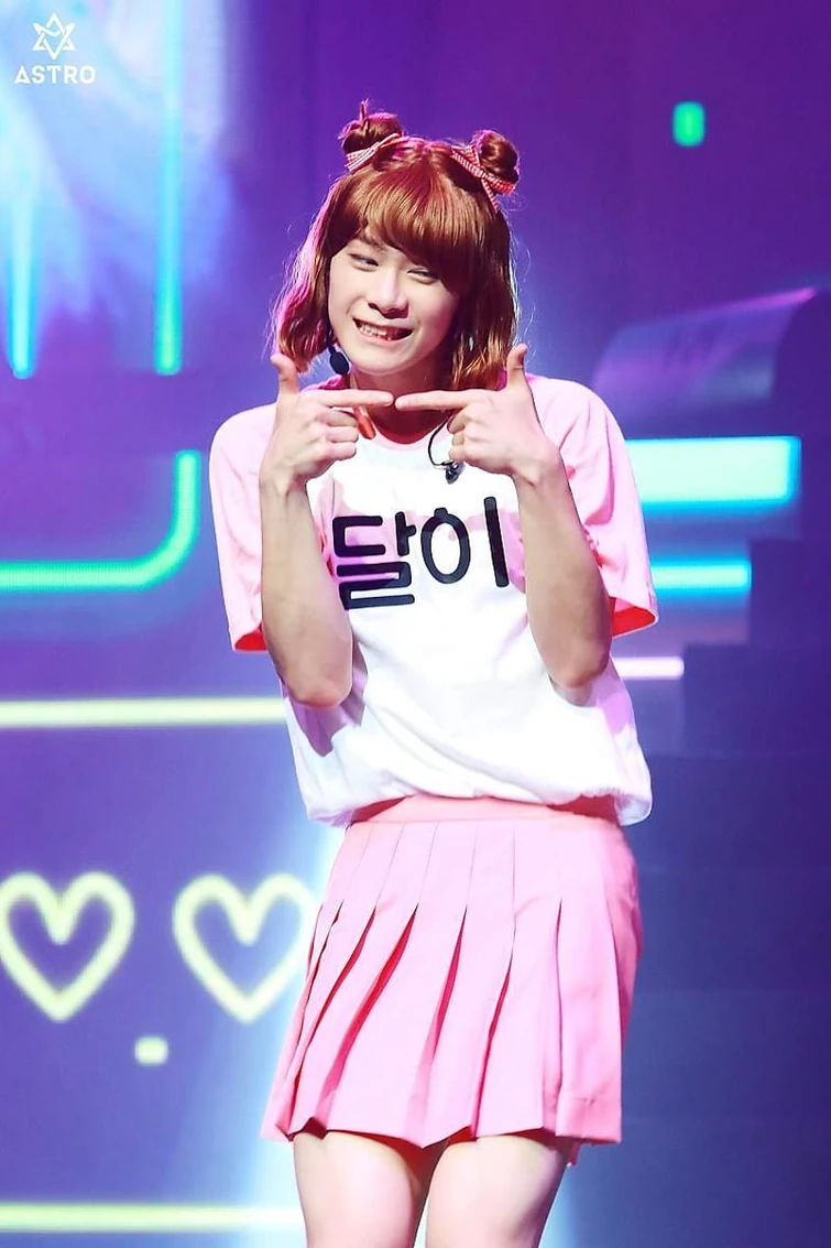 HAPPY MOONBIN DAYYYY⋆ ˚｡⋆୨♡୧⋆ ˚｡⋆ | Fandom